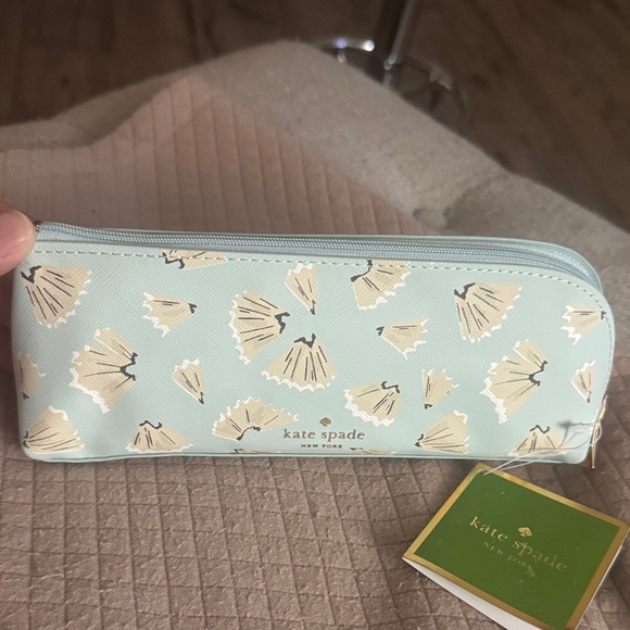 kate spade | Bags | Nwt Kate Spade Vintage On Point Stationery Set ...